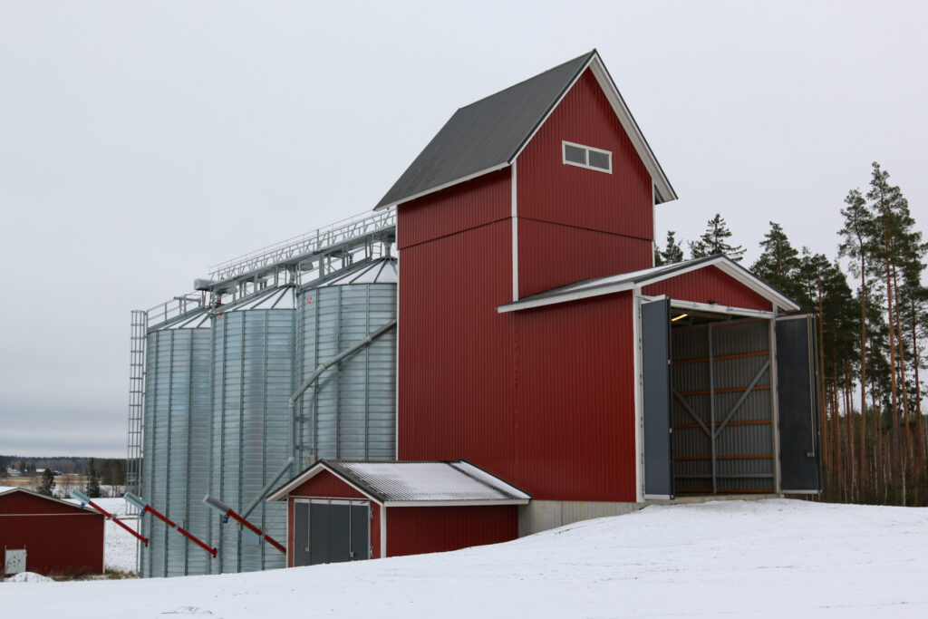 Uusi kuivuri helpottaa rehuviljan ostoa - AGRImedia